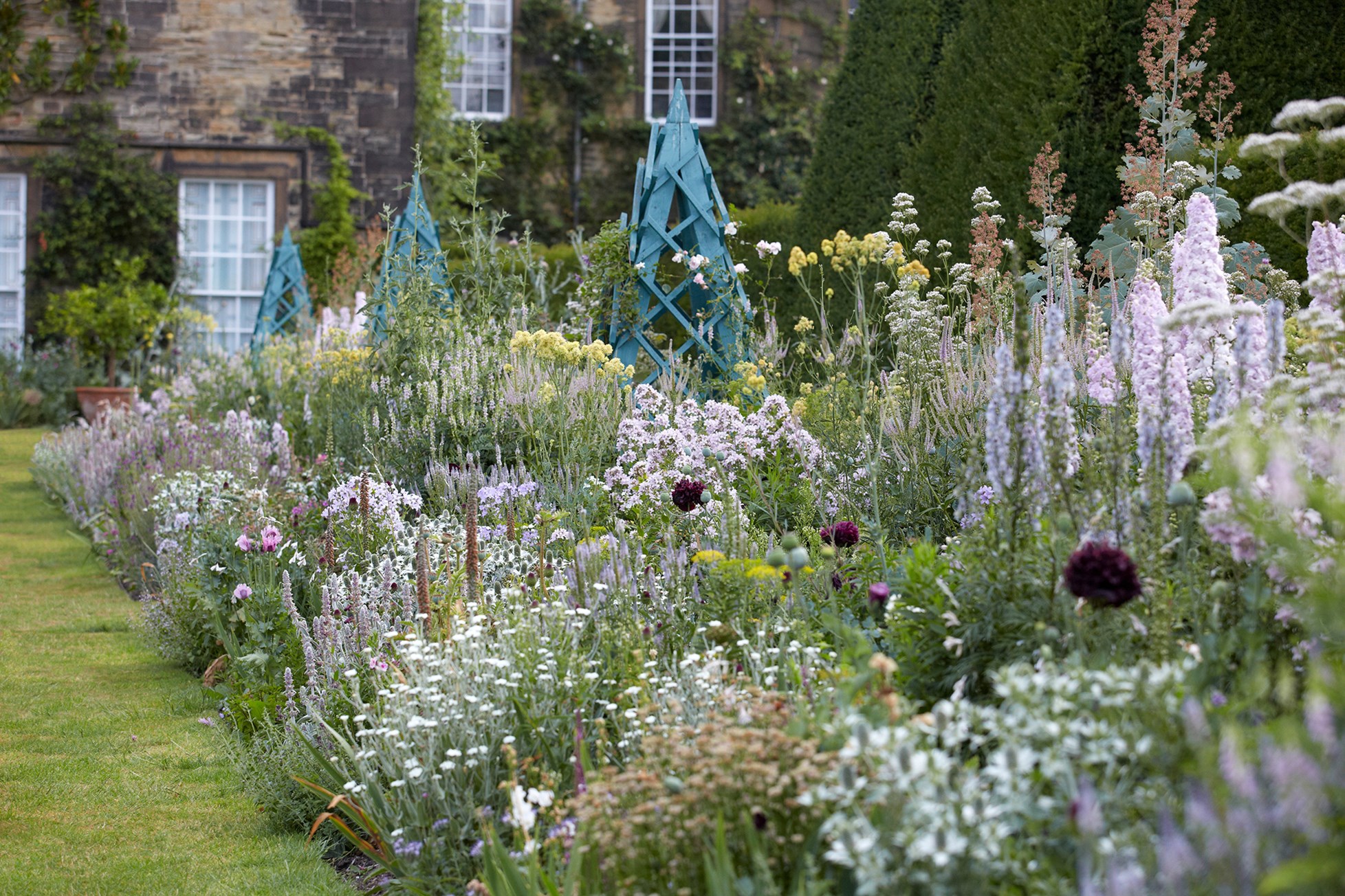 Renishaw Hall Borders