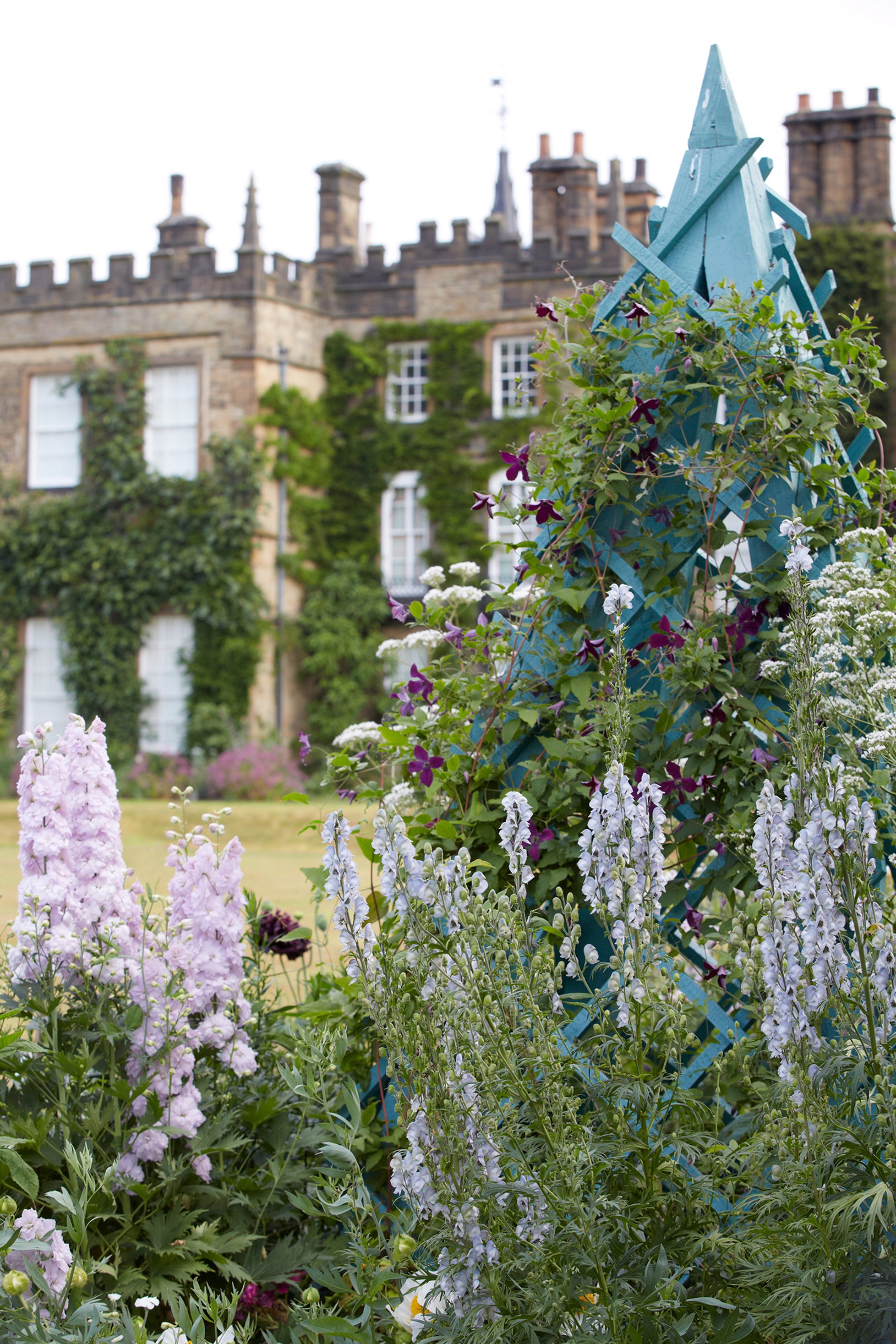 Renishaw Hall Borders