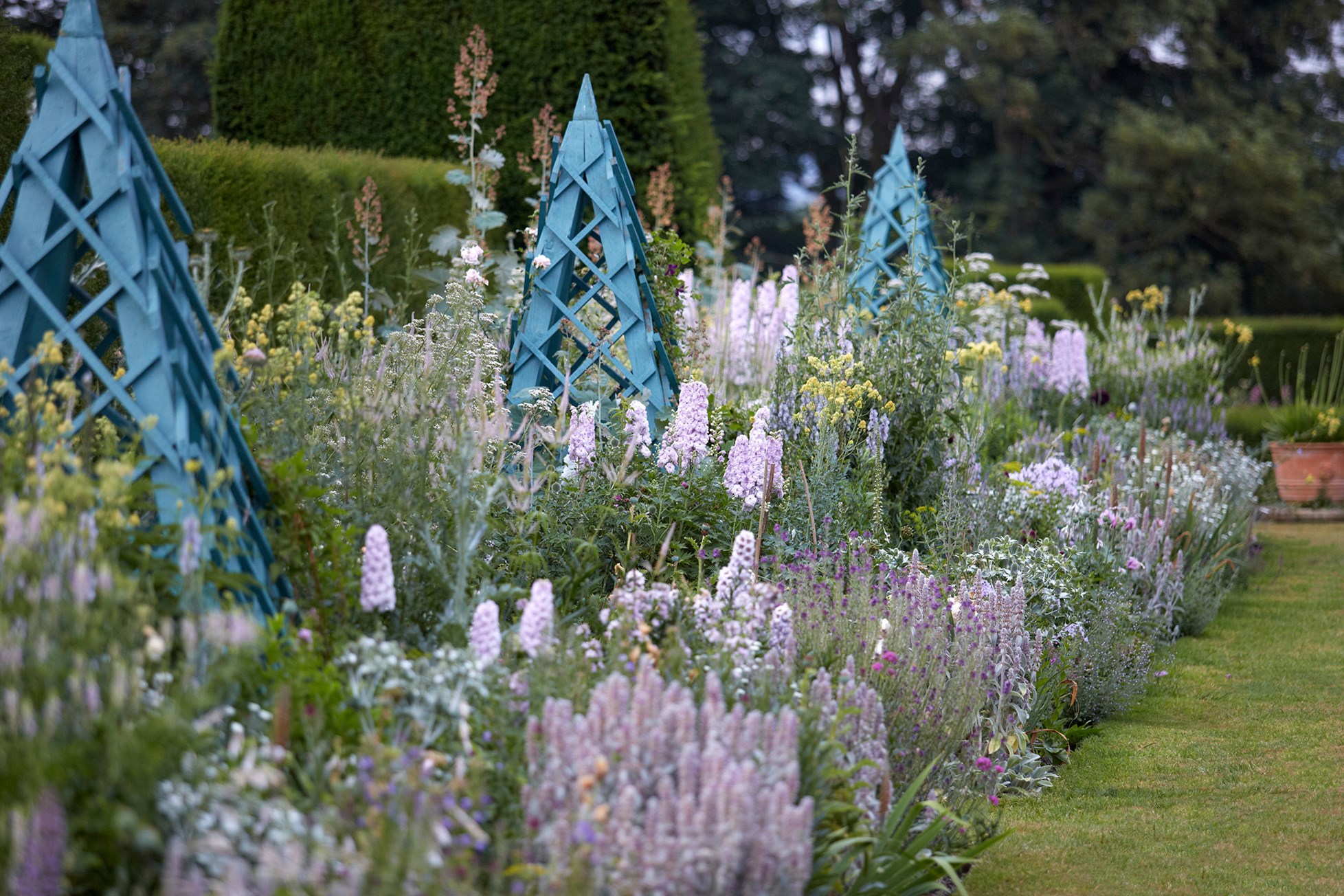 Renishaw Hall Borders